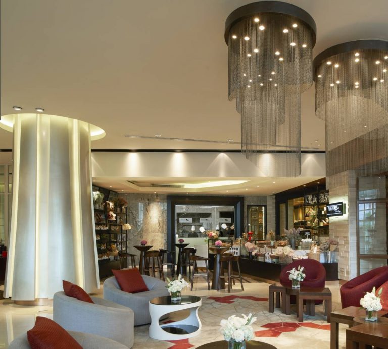 Pullman Jakarta Indonesia - Restaurants and Bars