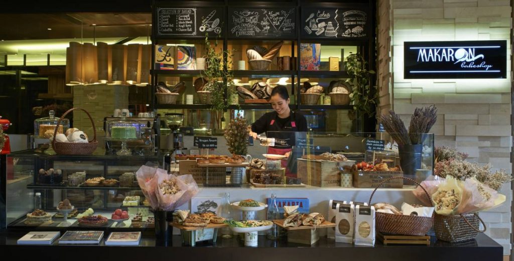 Pullman Jakarta Indonesia - Restaurants and Bars