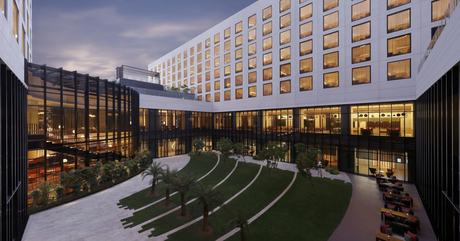 Courtyard - Pullman New Delhi Aerocity - 5-star hotel