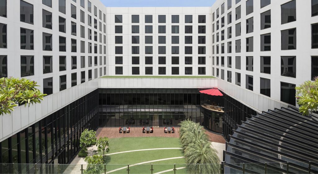Courtyard - Pullman New Delhi Aerocity - 5-star hotel