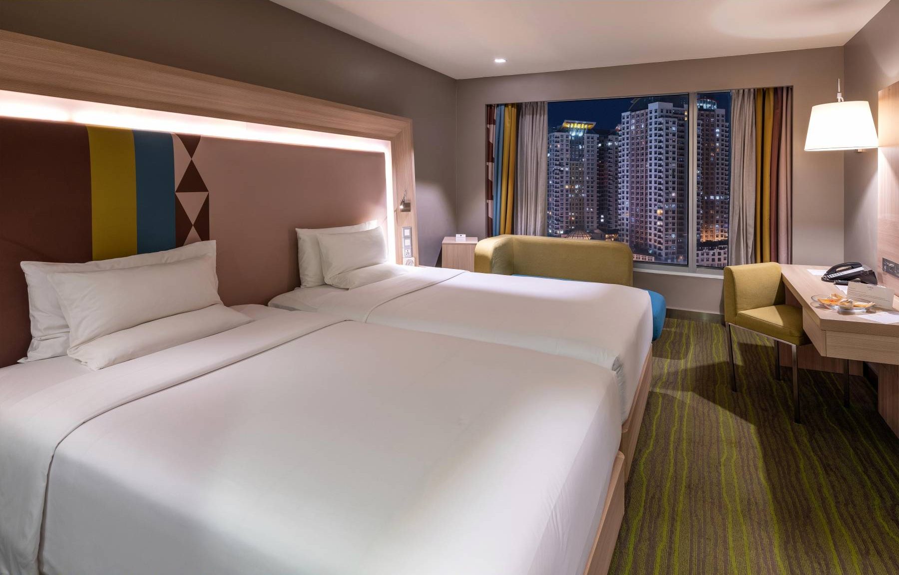 Rooms & Suites - Novotel Manila Araneta City