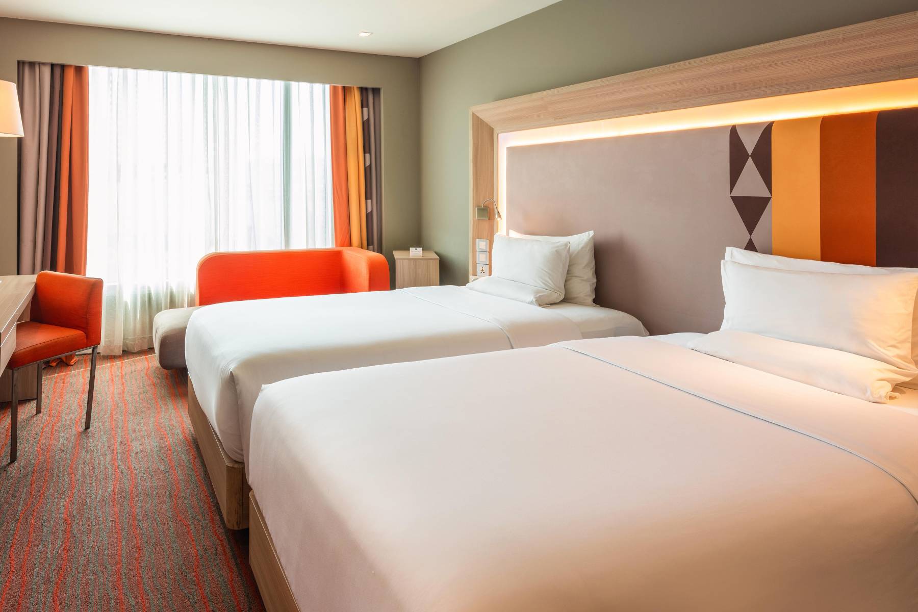 Rooms & Suites - Novotel Manila Araneta City