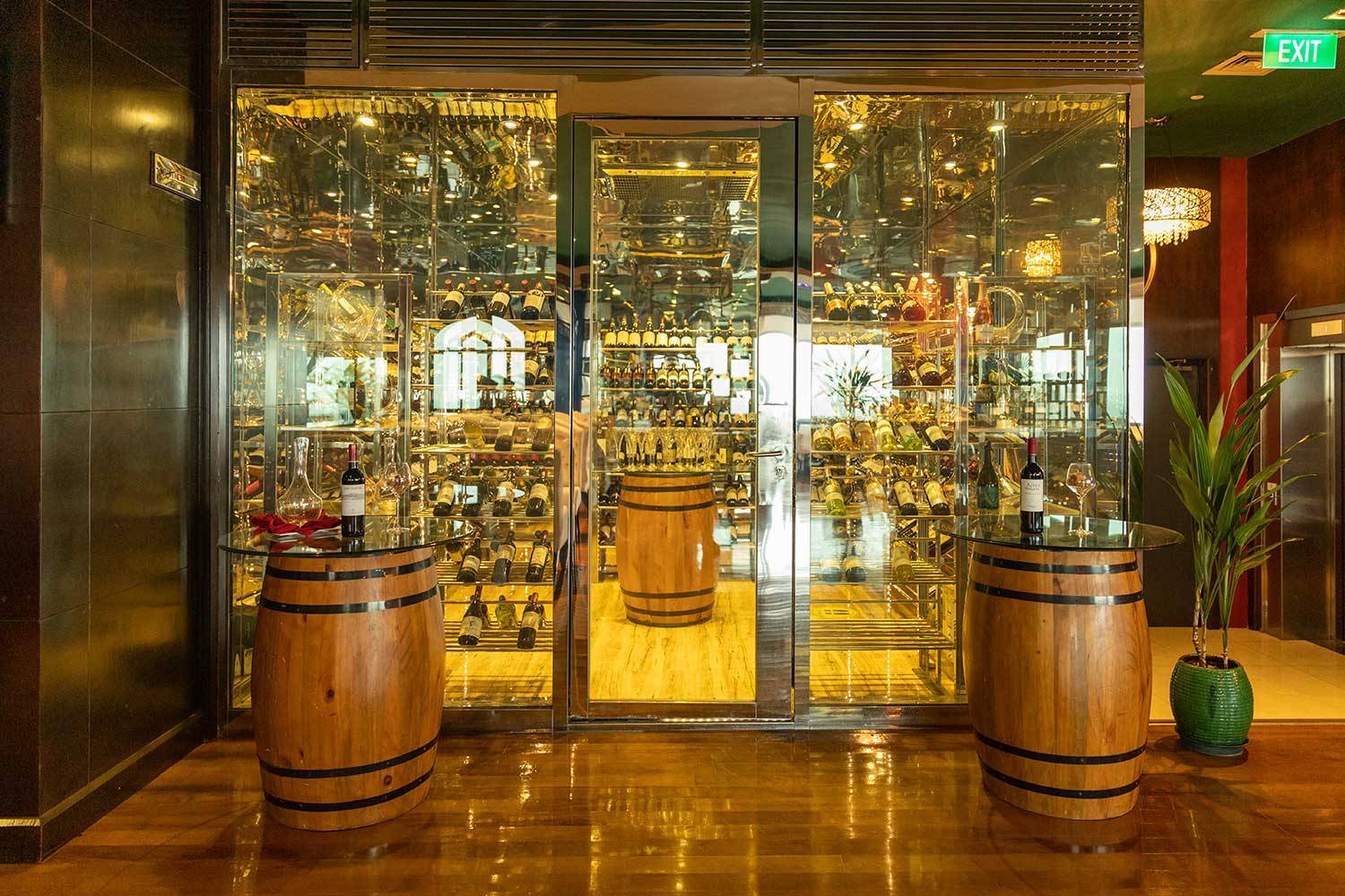 Rooftop Bar & Restaurant Yangon | Novotel Yangon Max