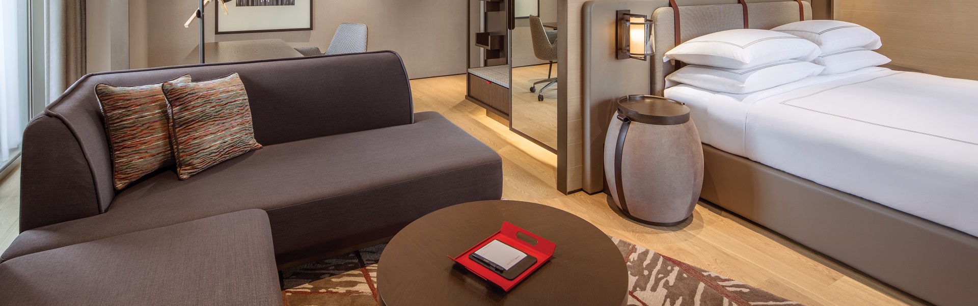 5-Star Hotel | Rooms & Suites | Swissotel The Stamford Singapore