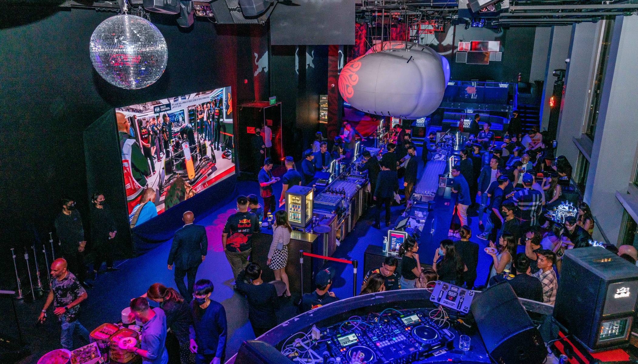 SKAI Loft: Exclusive Event Space | Swissôtel The Stamford