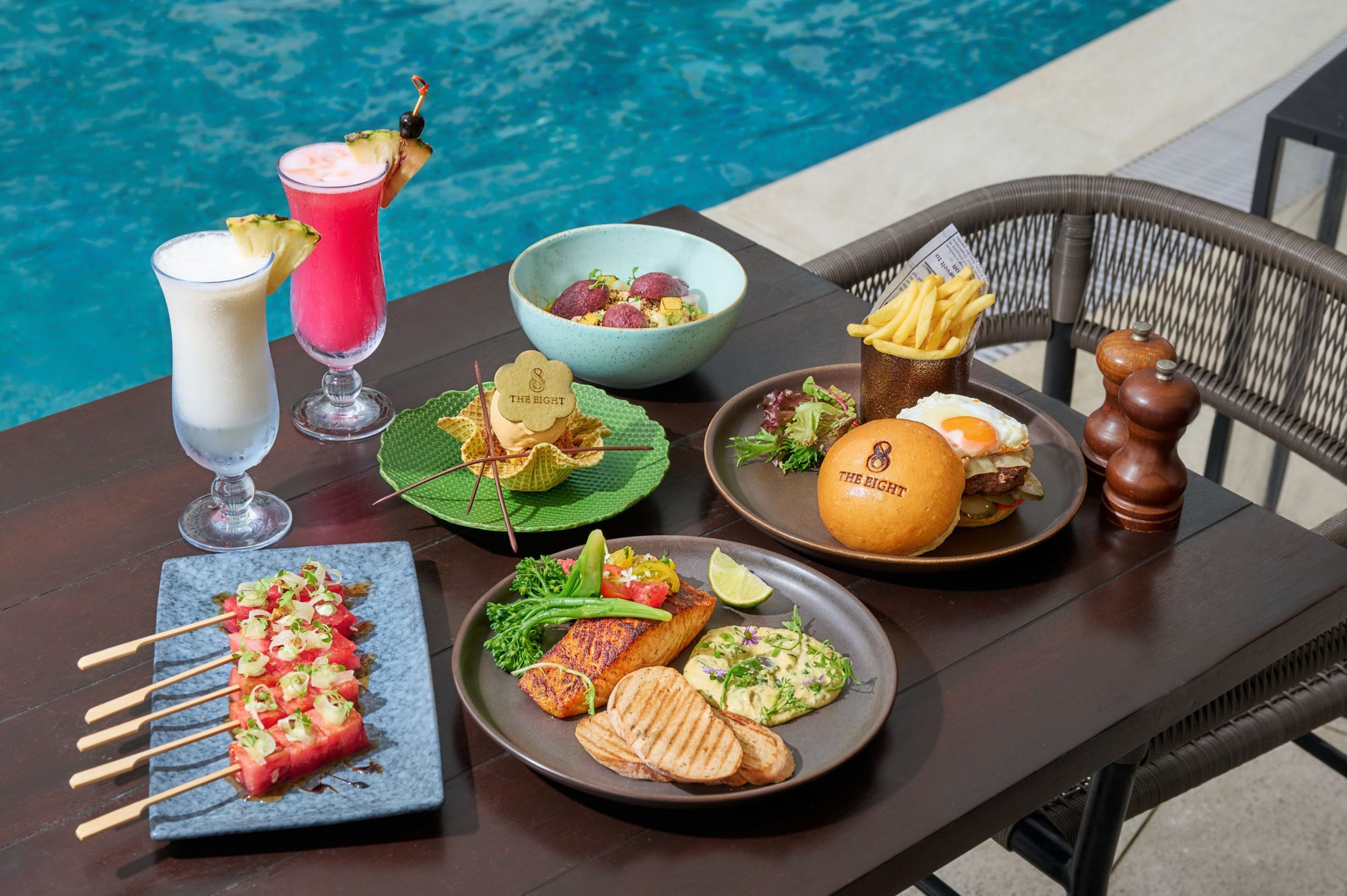 The Eight | Poolside Restaurant & Bar - Fairmont Singapore