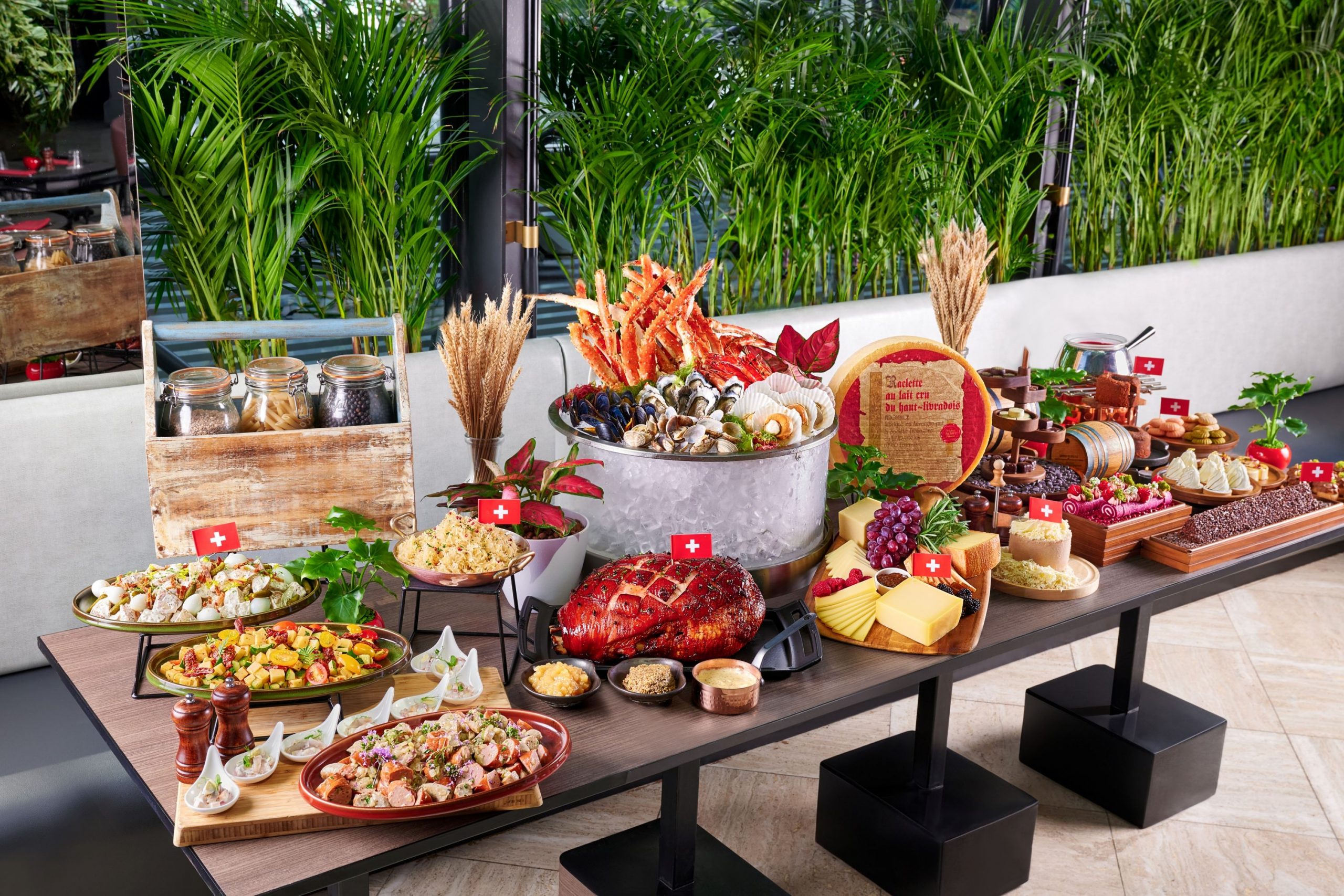 CLOVE Buffet (Check Price and Menus) | Fairmont Singapore