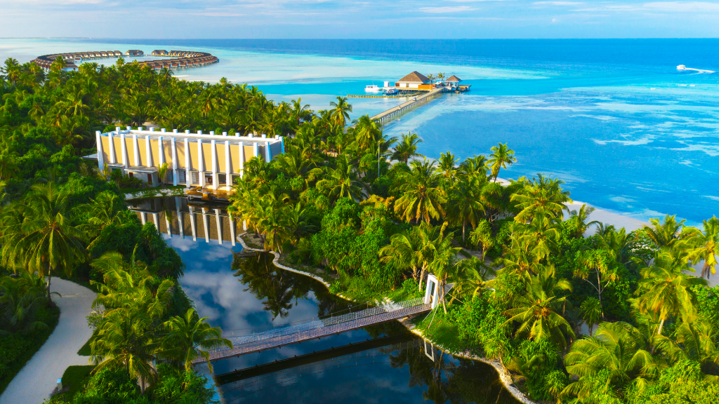 Luxury All Inclusive Resort in Maldives | Pullman Maldives Maamutaa