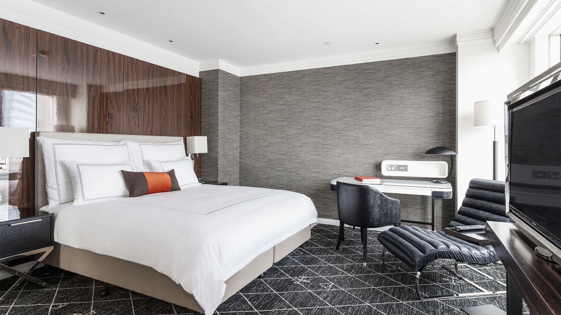 Signature Skyline Room | Swissôtel Sydney | Luxury CBD Hotel