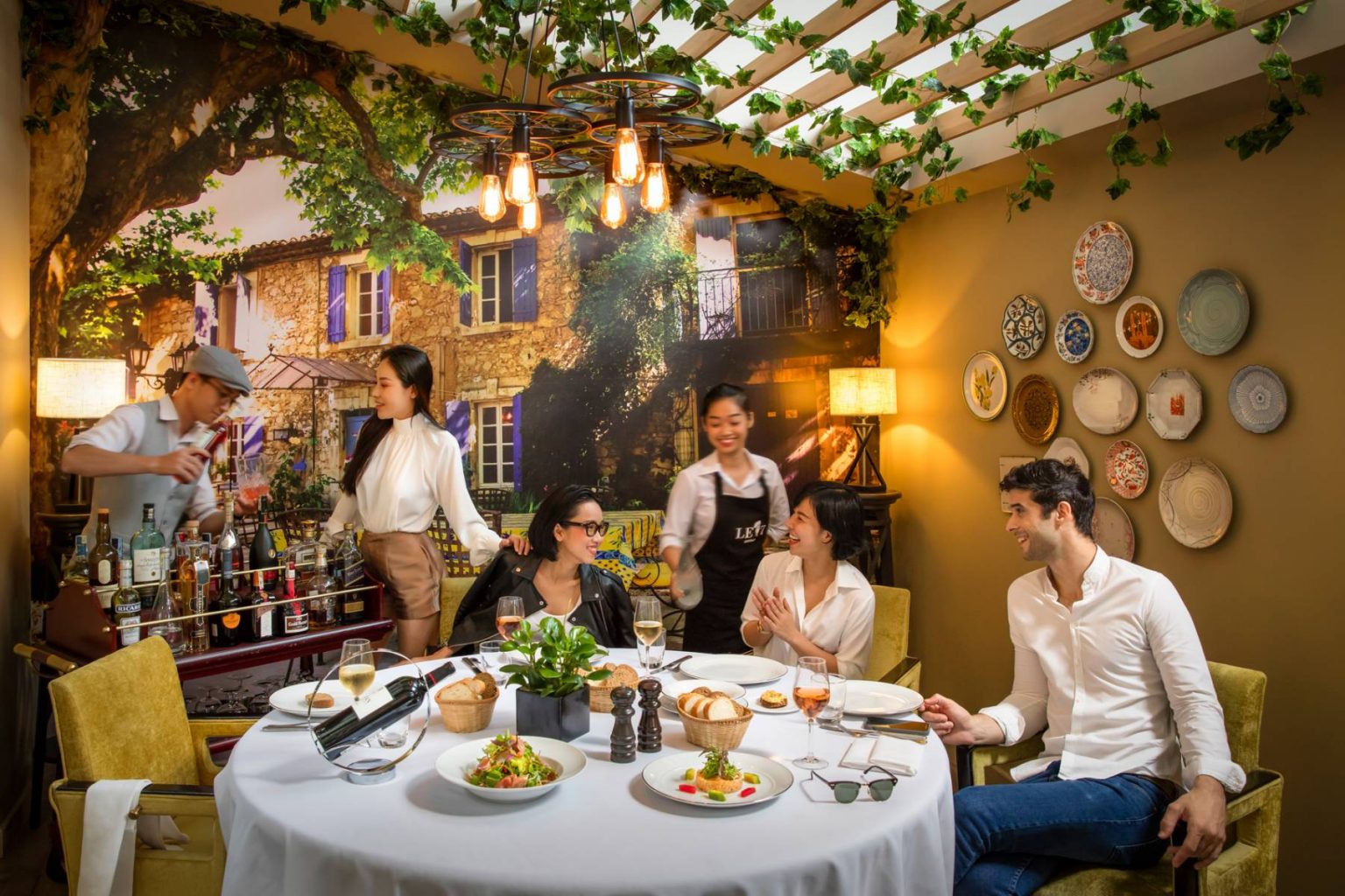 Le 17 Bistro - Sofitel Saigon Plaza – Luxury 5-star hotel