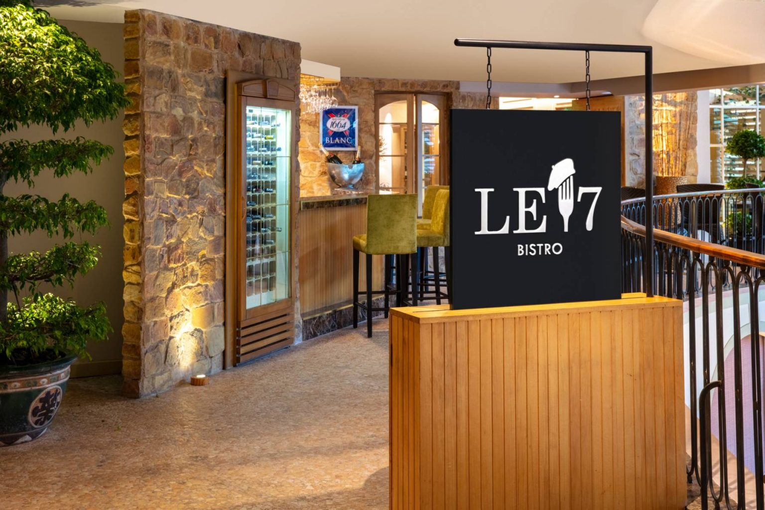 Le 17 Bistro - Sofitel Saigon Plaza – Luxury 5-star hotel