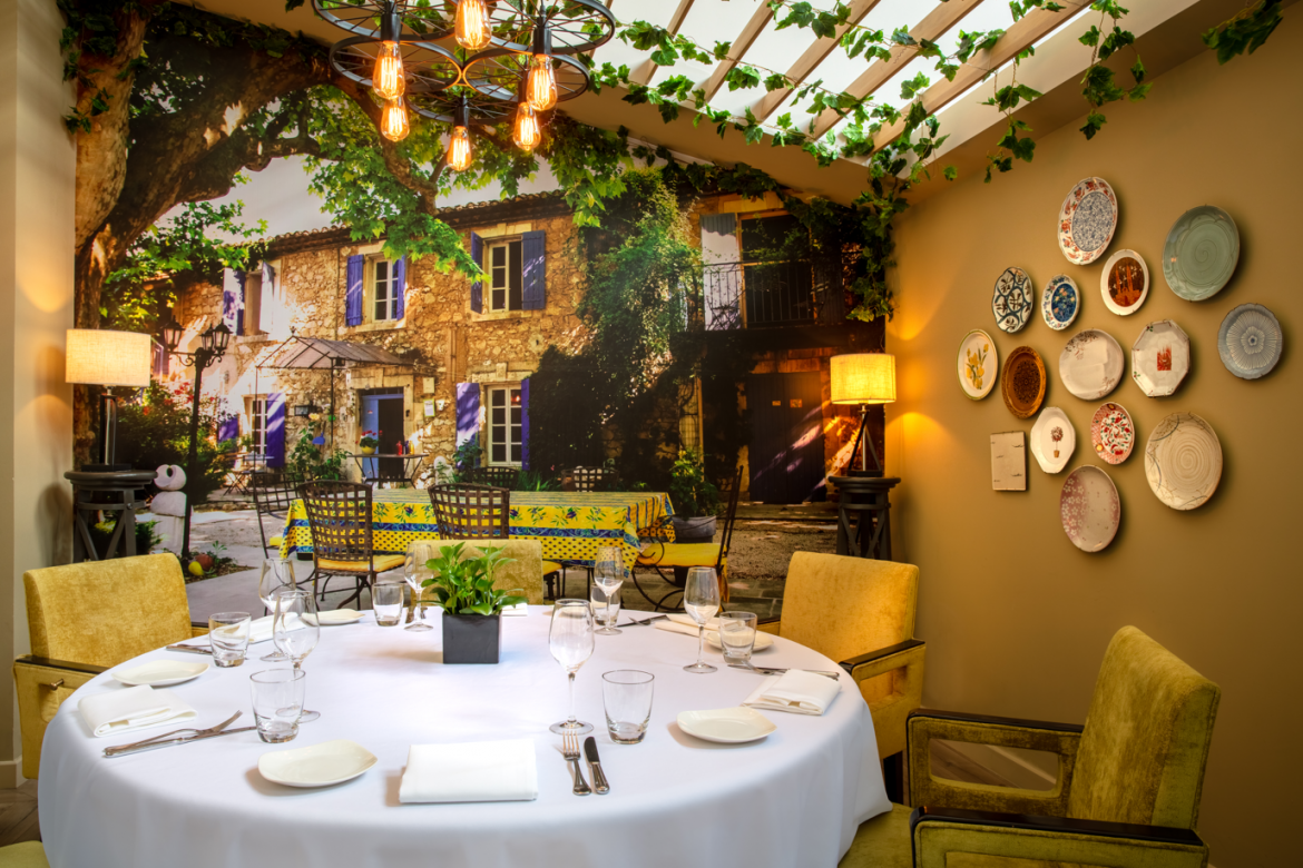 Restaurants and bars - Sofitel Saigon Plaza – Luxury 5-star hotel