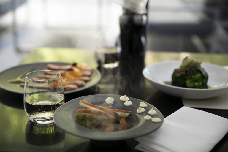 Best Dining In Mascot | Mobius Bar & Grill | Sydney Airport