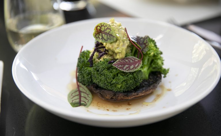 Best Dining In Mascot | Mobius Bar & Grill | Sydney Airport