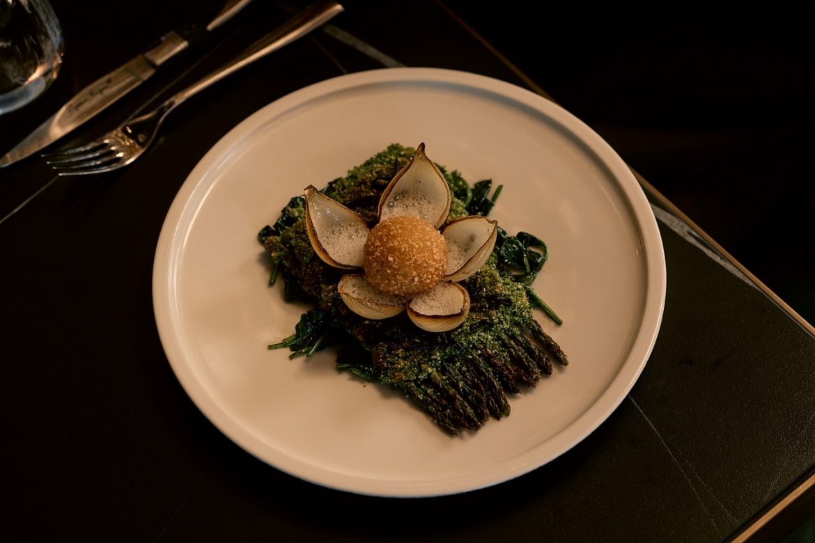 Sofitel Adelaide - Garçon Bleu