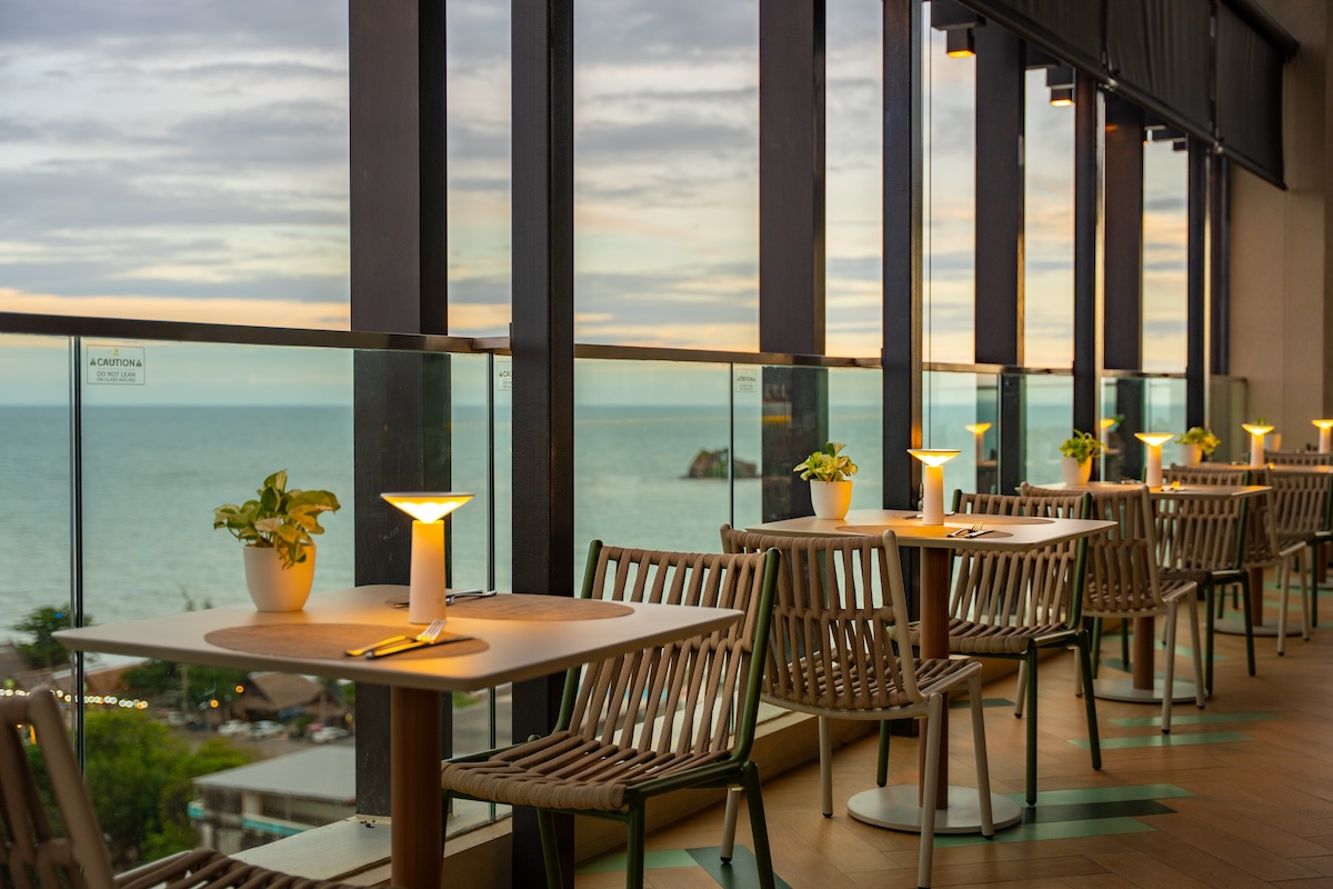 KOH 17 Rooftop Bar & Speciality Restaurant in Rayong