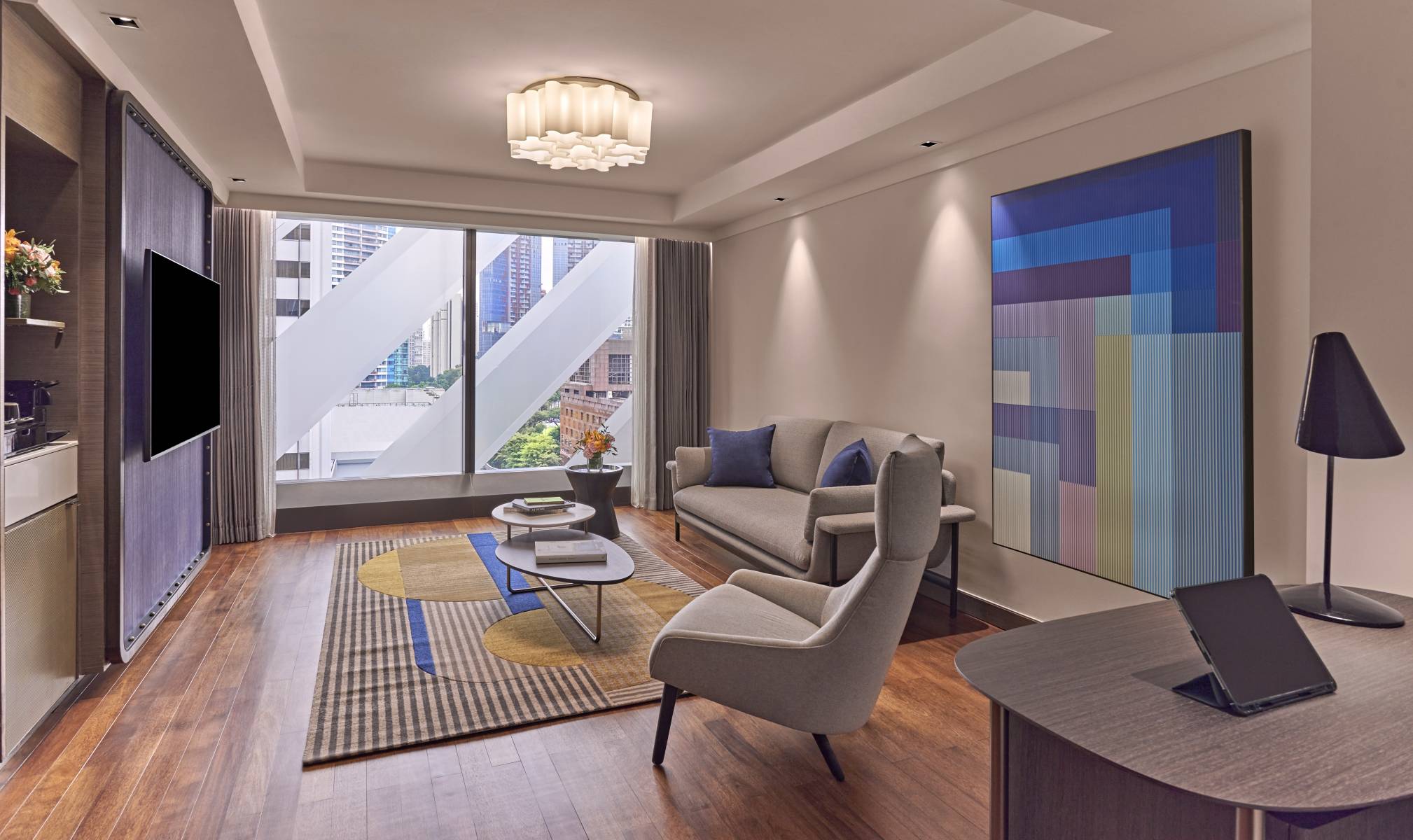 Luxury Accommodation in Rooms & Suites | Pullman Singapore Orchard