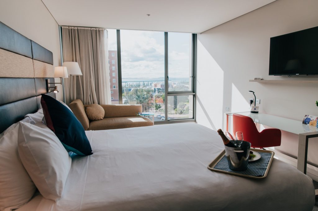 Novotel Newcastle Beach - Superior Harbourview Room