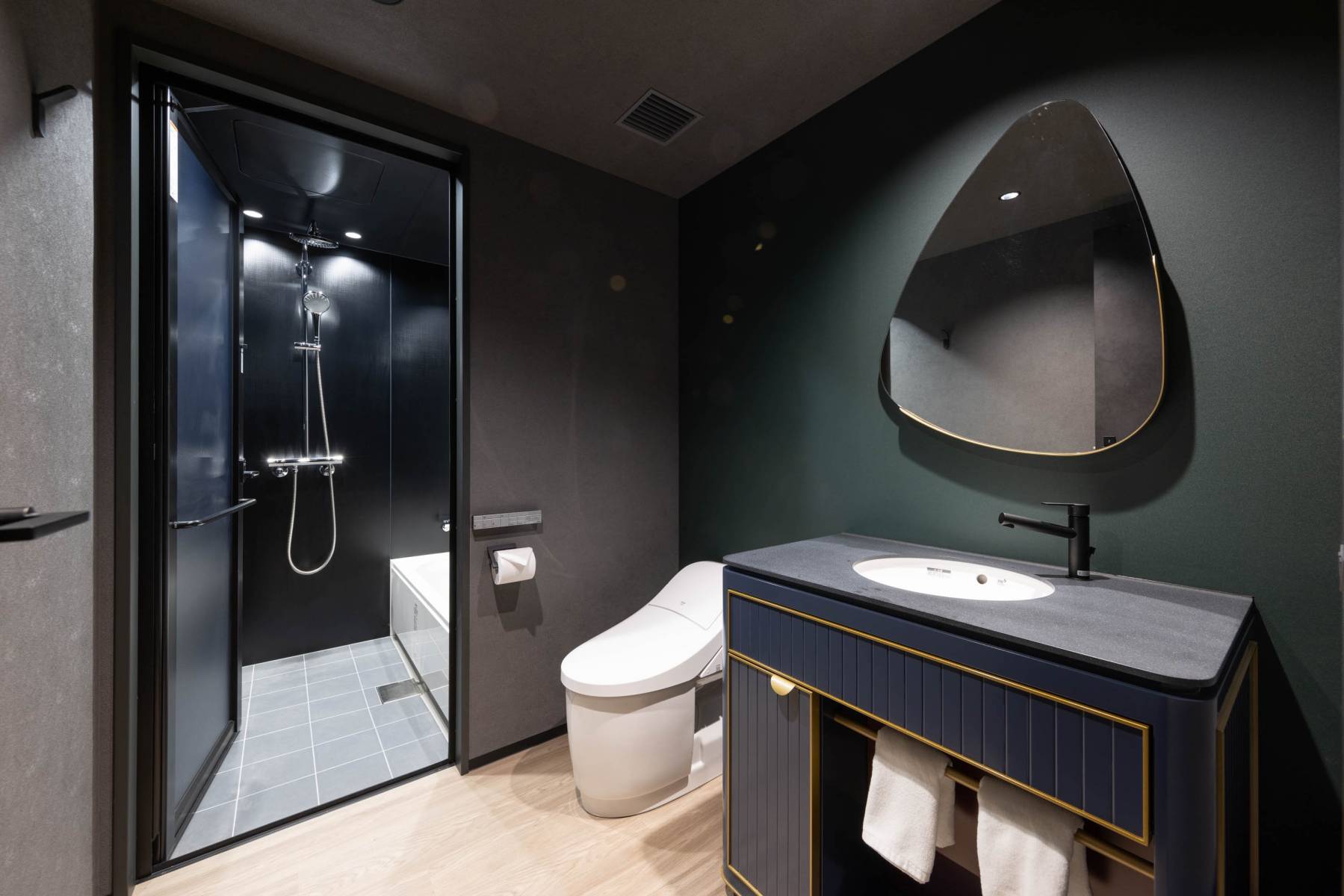 Mercure Tokyu Stay Osaka Namba - Deluxe Corner Twin with Washing Machine
