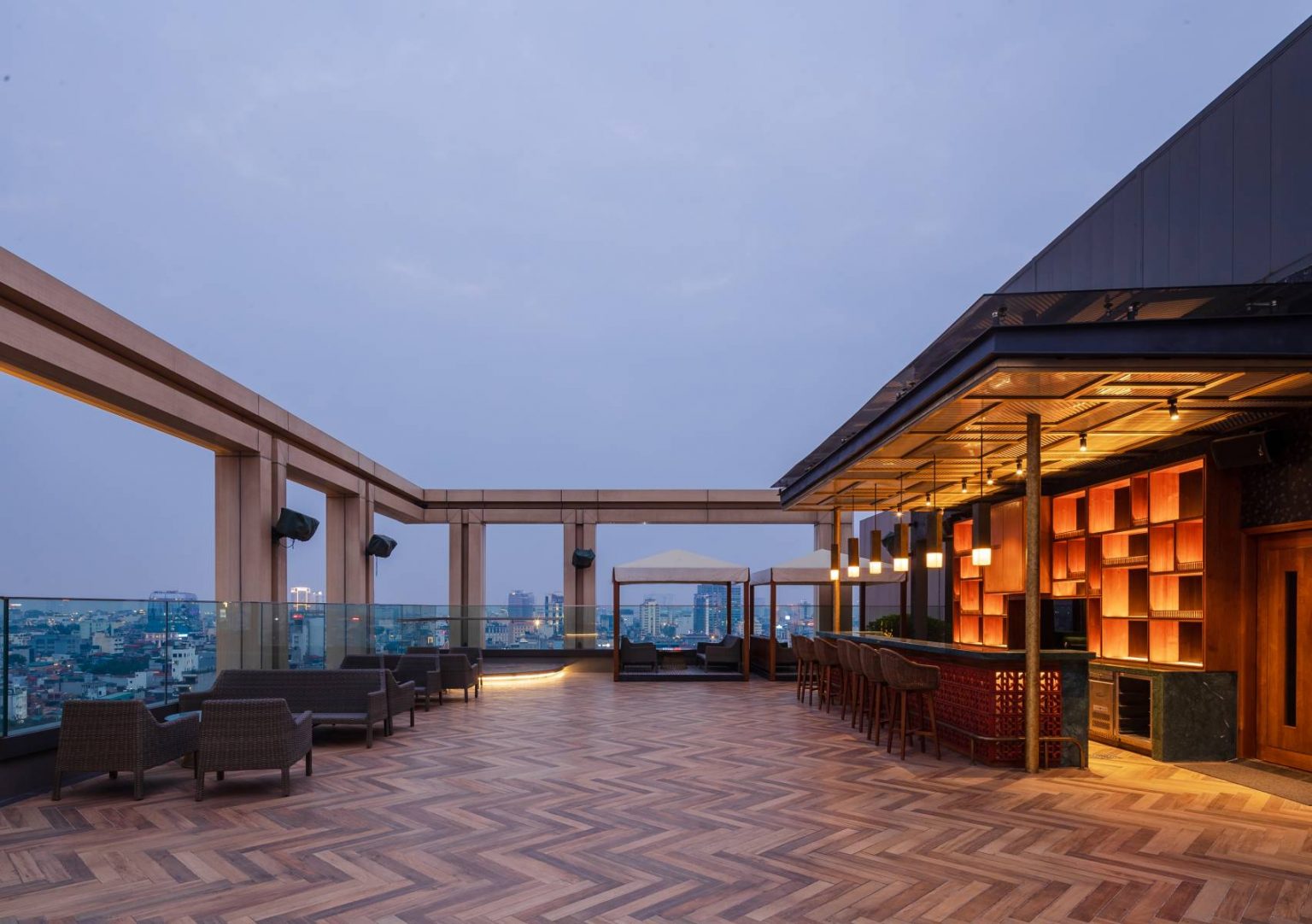 Grand Mercure Hanoi - VIVU SKY BAR