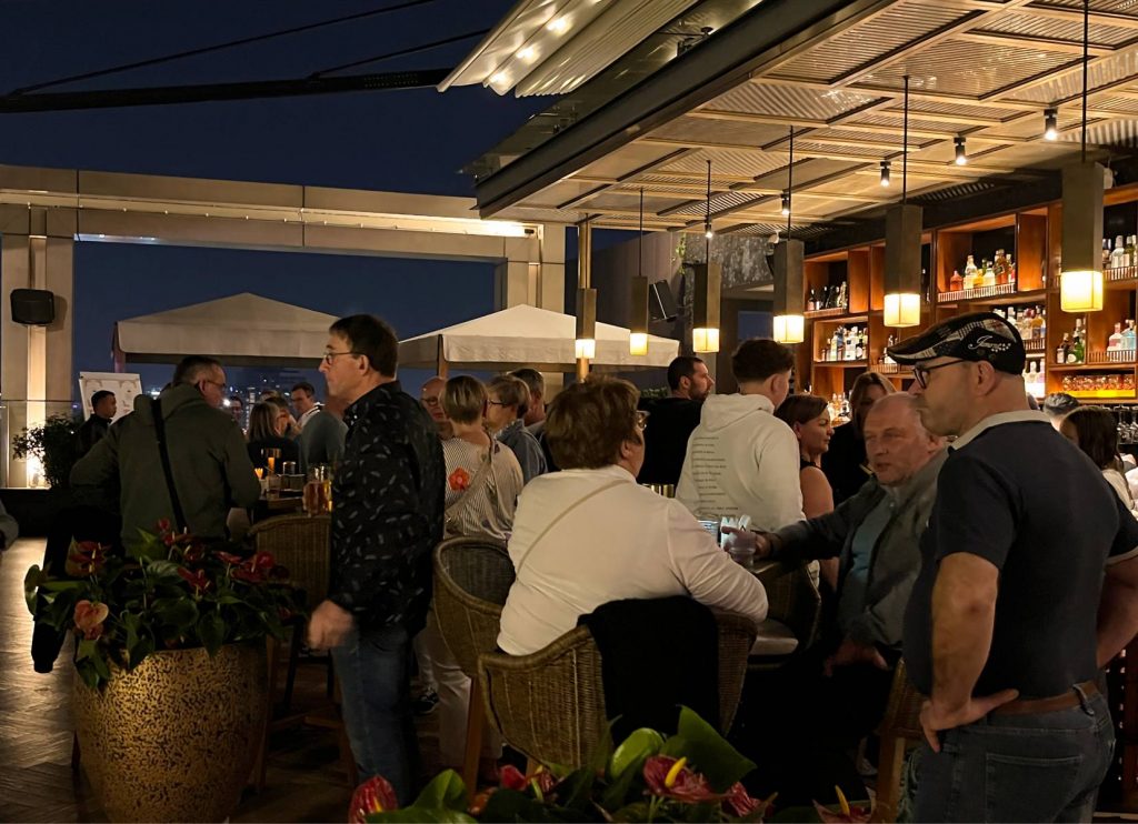 Grand Mercure Hanoi - Vivu Sky Bar x Lady Triệu: International ...