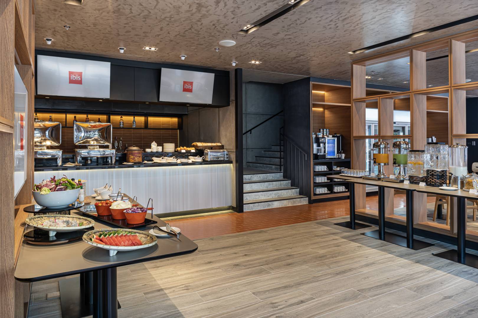 Internation Breakfast in Chiang Mai at Charlie’s Corner