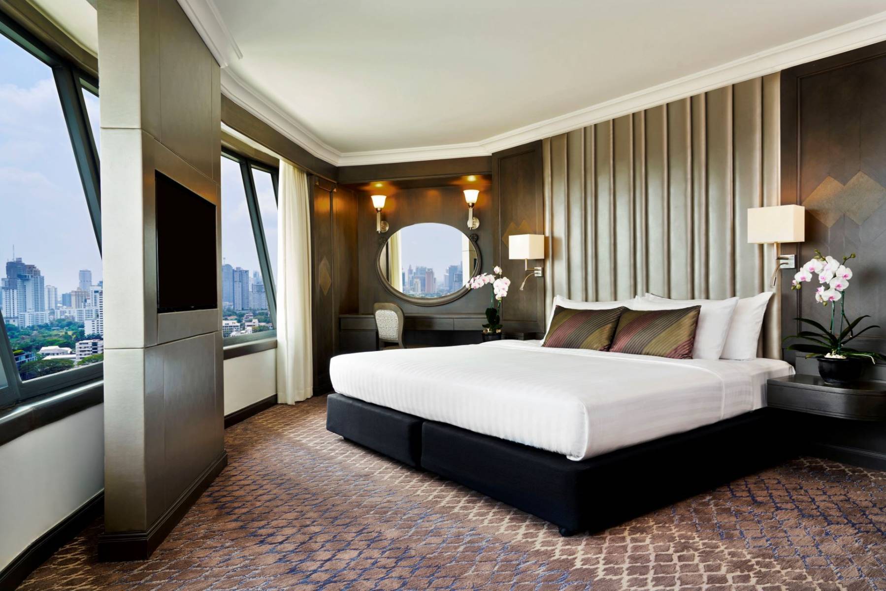Grand Executive Suite | VIP Bangkok Suite on Phetchaburi Road