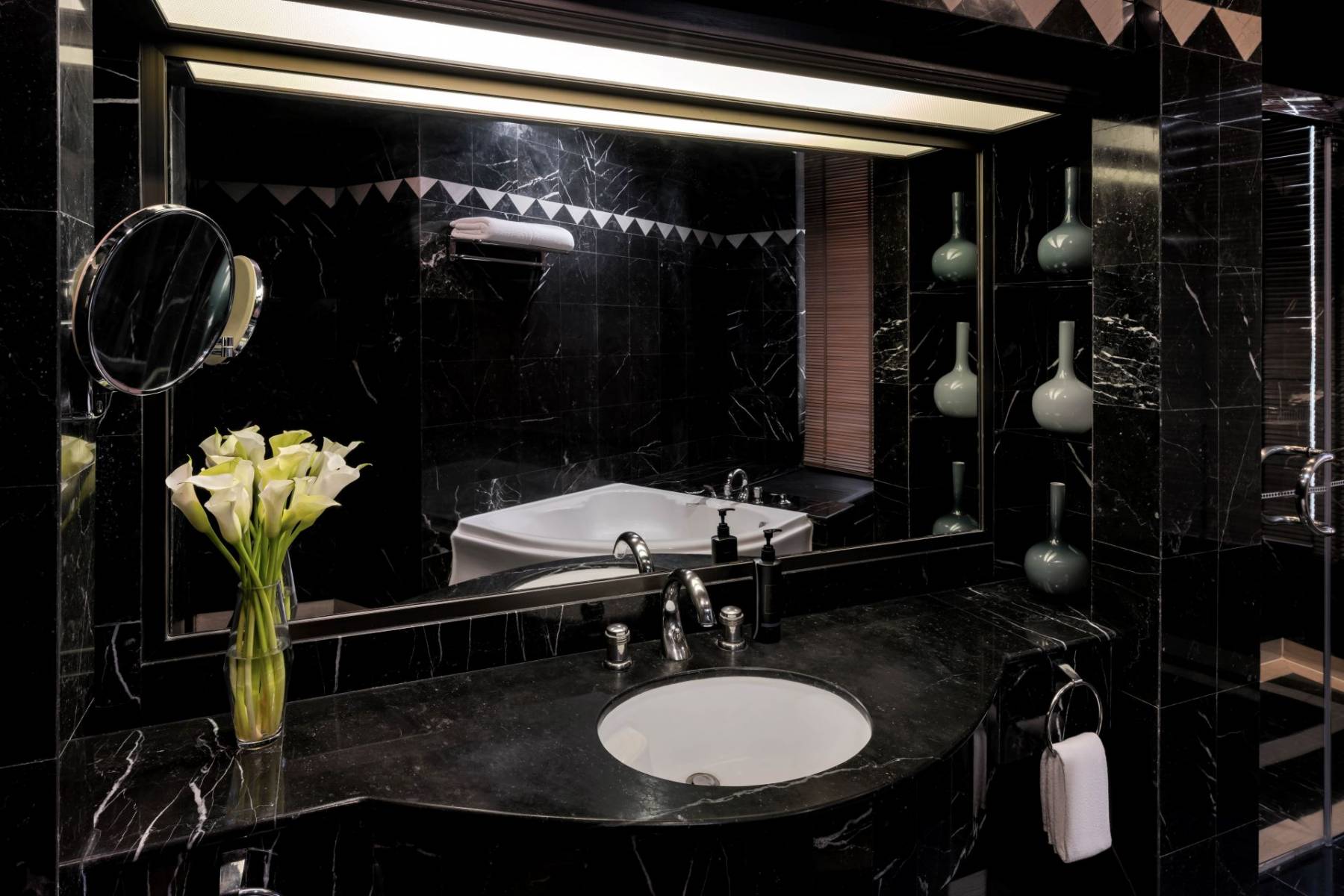 Grand Executive Suite | VIP Bangkok Suite on Phetchaburi Road