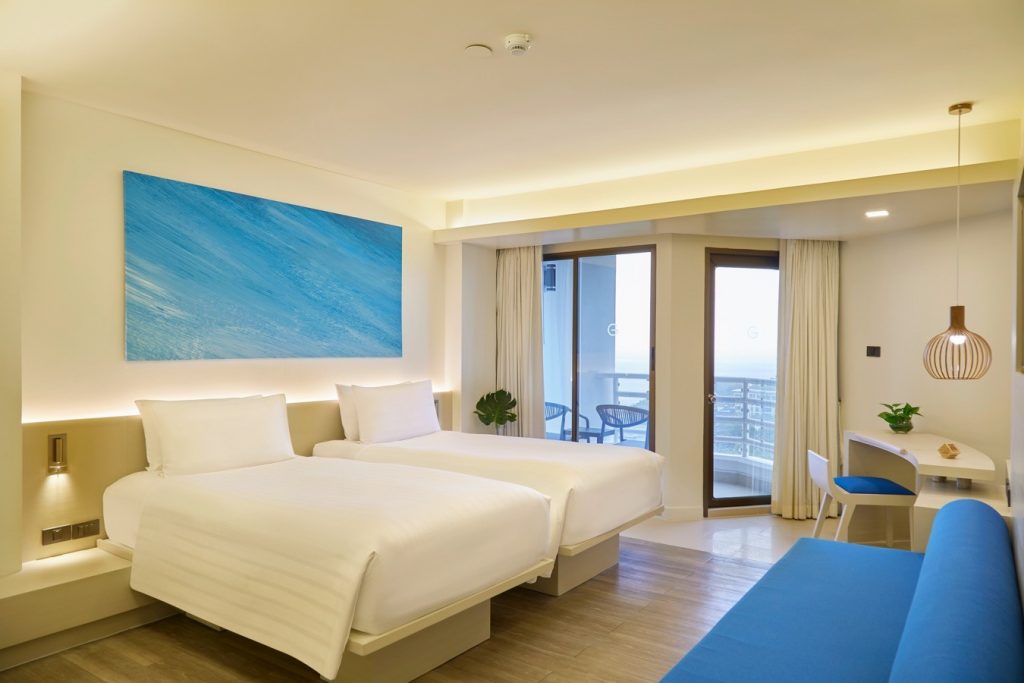 Premium Seaview Room with Balcony | Pullman Pattaya Hotel G