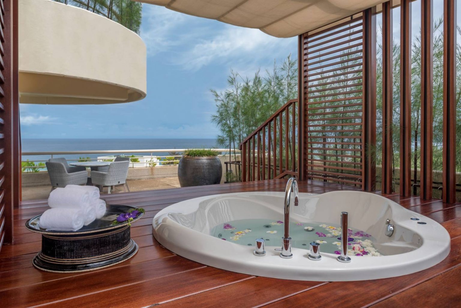 STAY LONGER, SAVE MORE - Pullman Phuket Karon Beach Resort