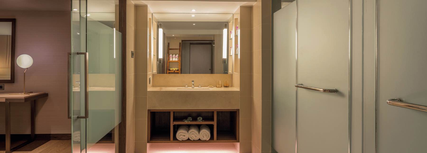 Deluxe Suite Sea View - Pullman Phuket Karon Beach Resort