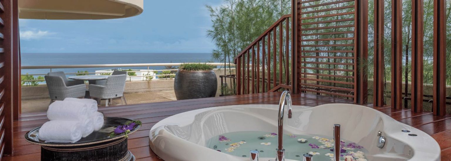 Deluxe Suite Sea View - Pullman Phuket Karon Beach Resort