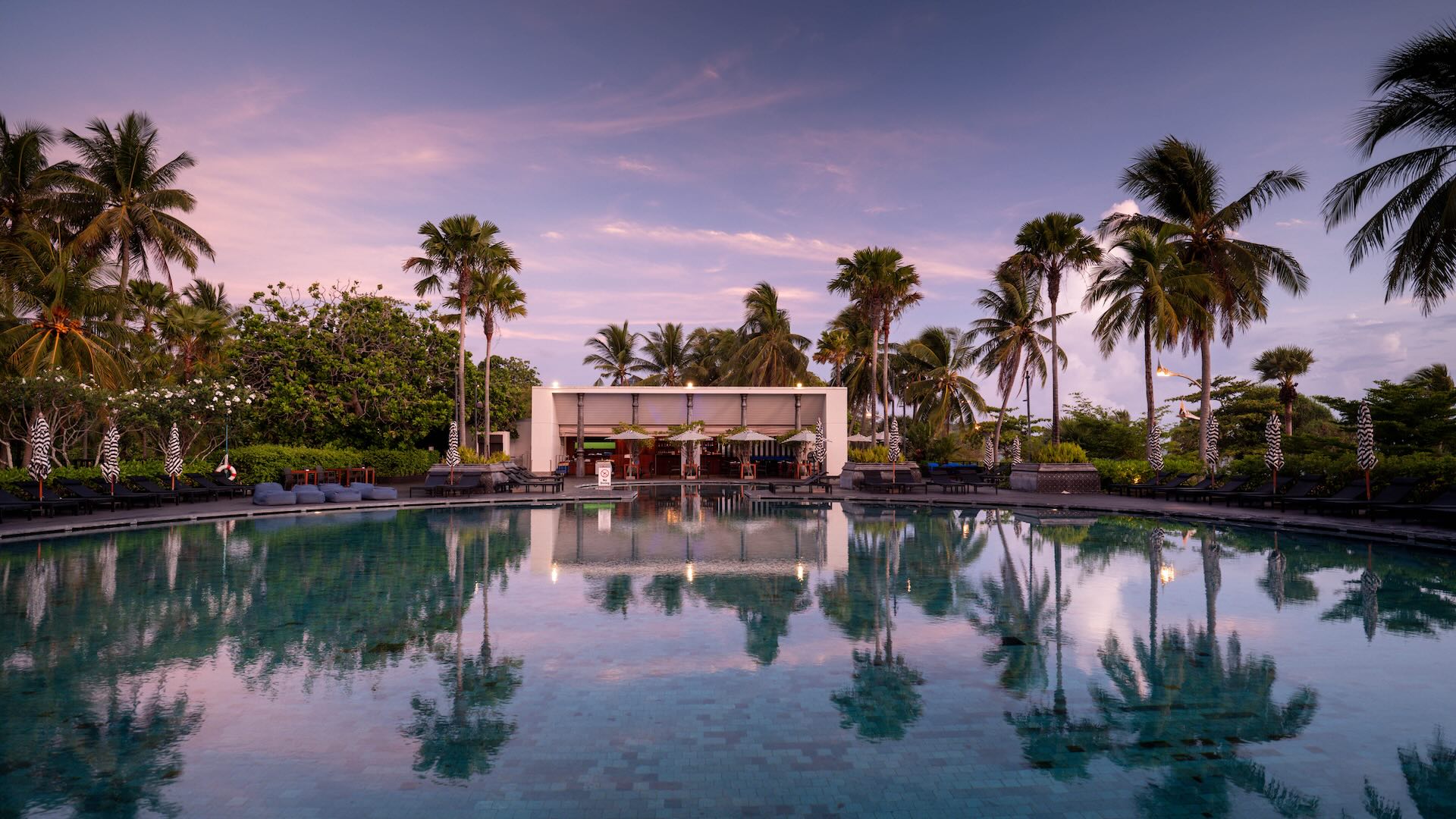 Pullman Restaurants & Bars - Pullman Phuket Karon Beach Resort