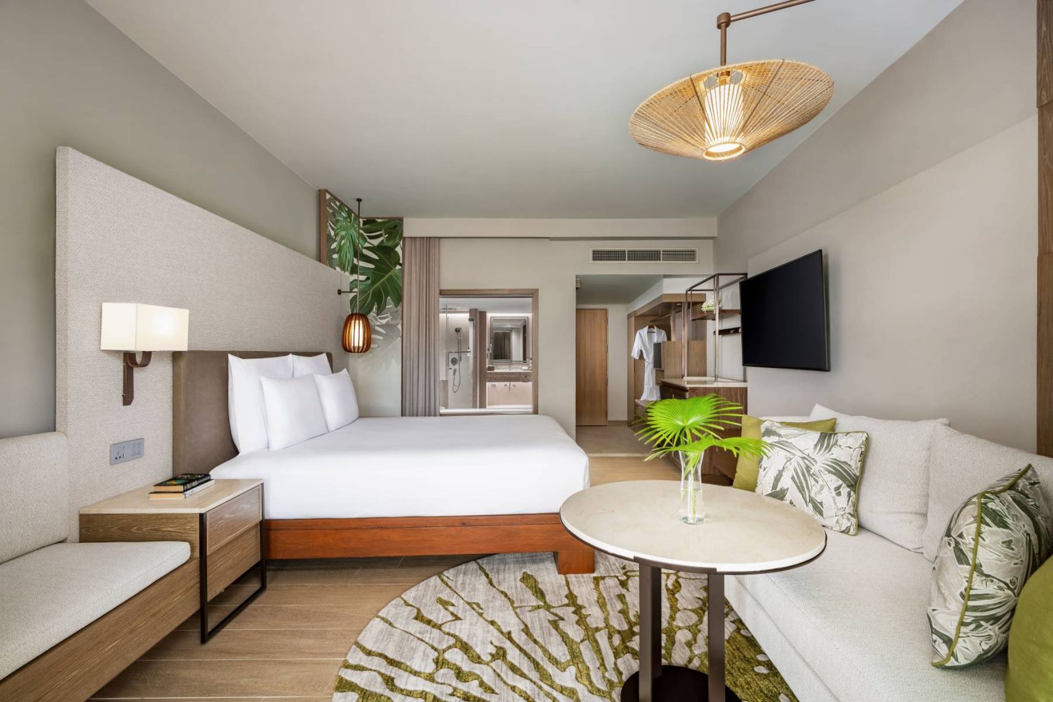 Rooms & Suites - Pullman Phuket Karon Beach Resort