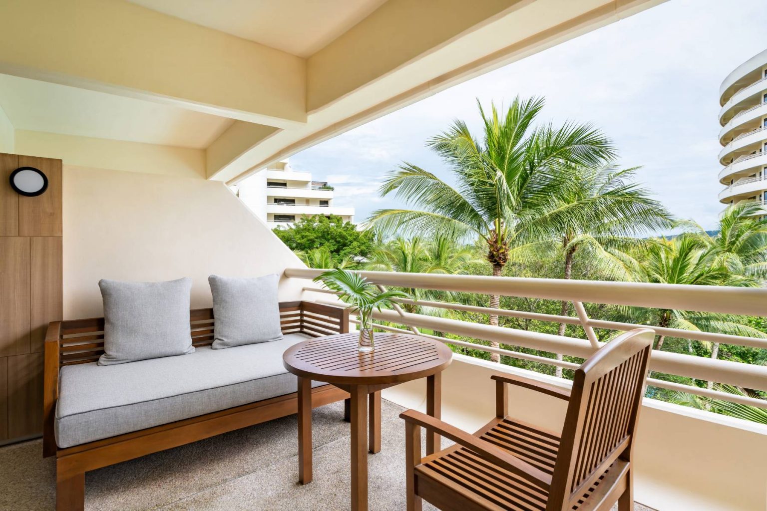 Rooms & Suites - Pullman Phuket Karon Beach Resort