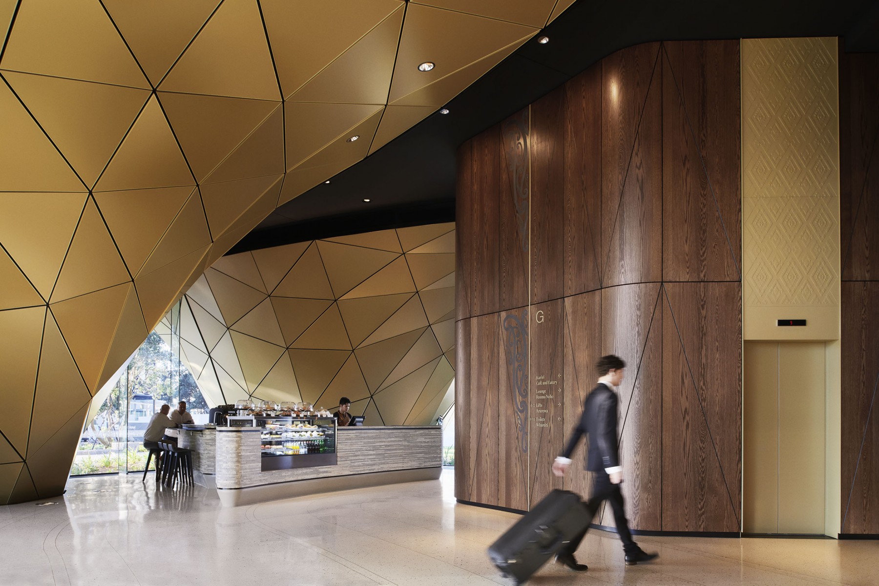 Te Arikinui Pullman Auckland Airport - Contact us