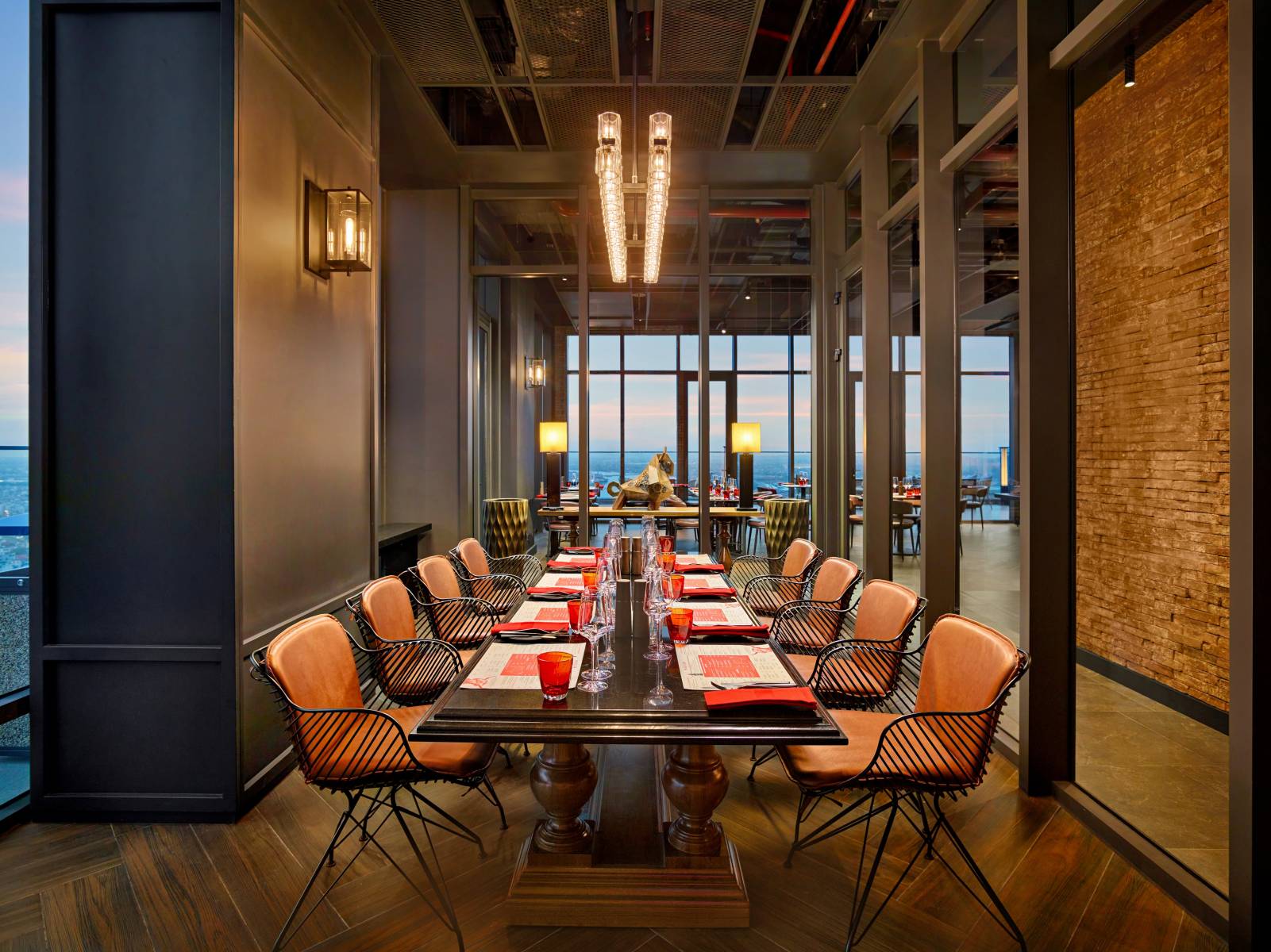 Nhà hàng MAD COW WINE & GRILL | Nhà hàng bít tết tại Hải Phòng