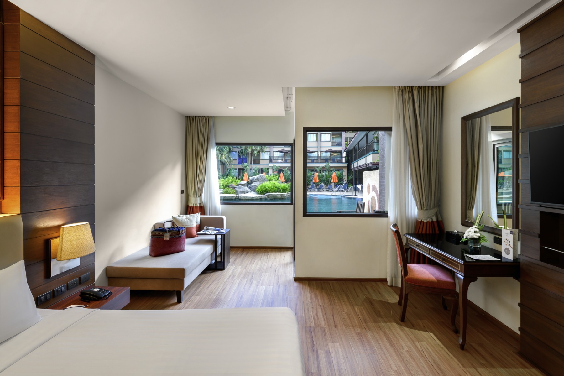 Pool Access Room in Patong Phuket - Novotel Phuket Vintage Park