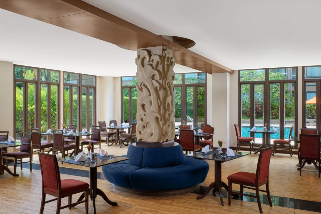 The Square Restaurant – Novotel Phuket Vintage Park