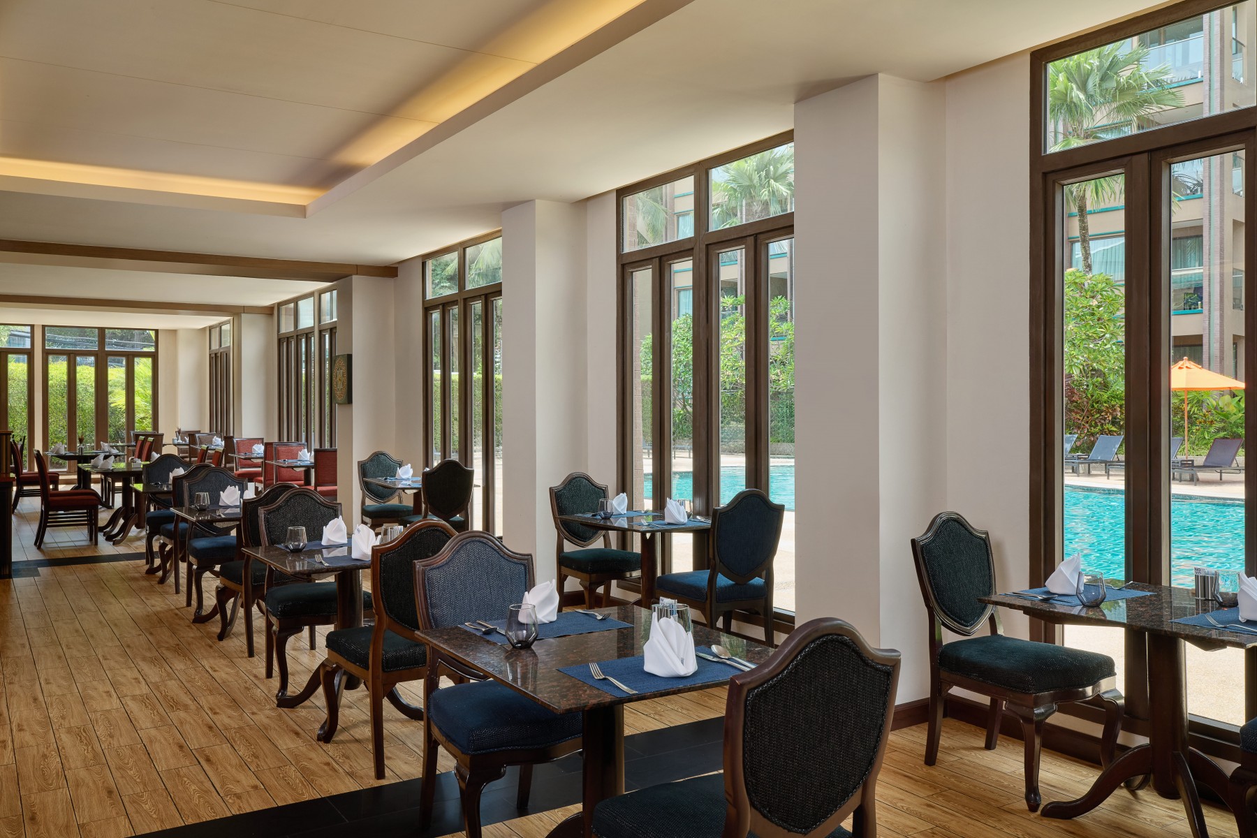 The Square Restaurant – Novotel Phuket Vintage Park