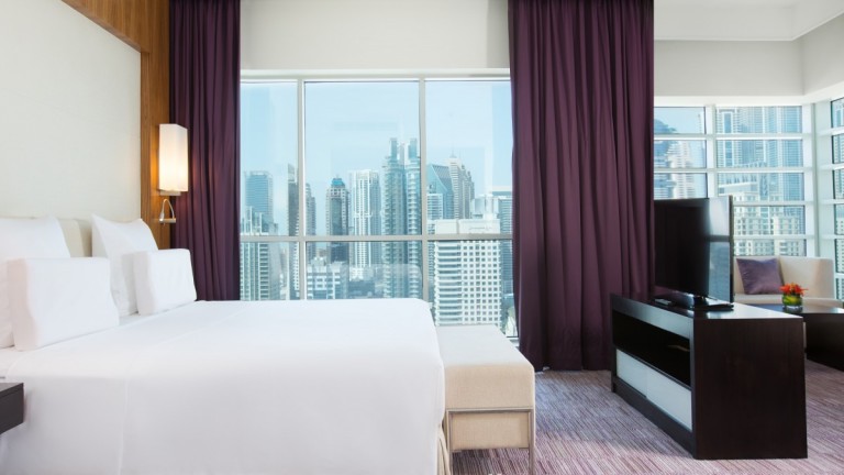 Pullman Dubai Jumeirah Lakes Towers - The Hotel