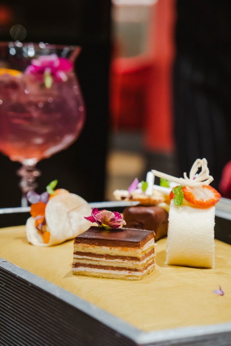 Sofitel Queenstown Hotel and Spa - Le Salon Rouge