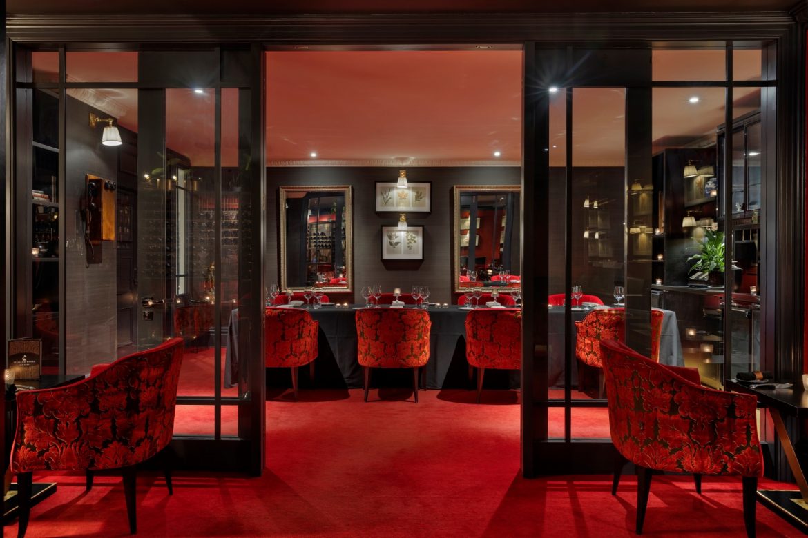 Sofitel Queenstown Hotel and Spa - Le Salon Rouge