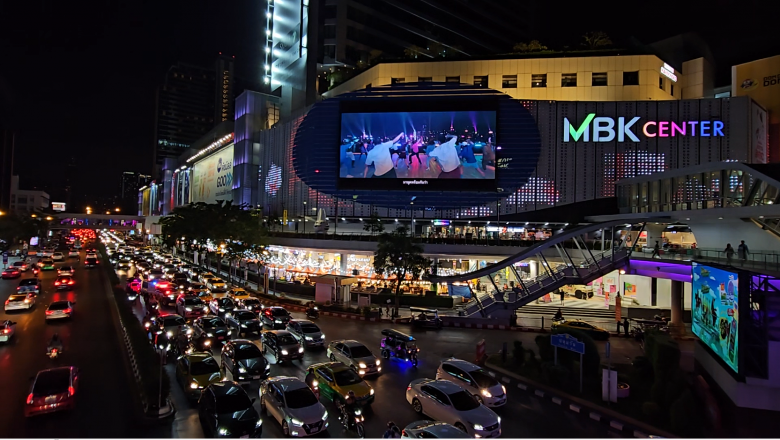 MBK Center Best shopping mall | Novotel Bangkok Siam Square