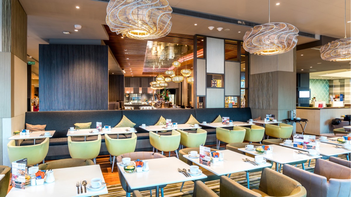 The SQUARE Restaurant | Novotel Bangkok Platinum