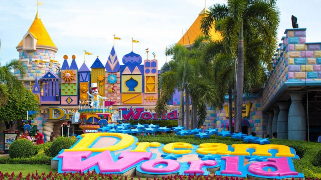 สวนสนุกดรีมเวิลด์ | โรงแรมโนโวเทล กรุงเทพ แพลทินัม ประตูน้ำ