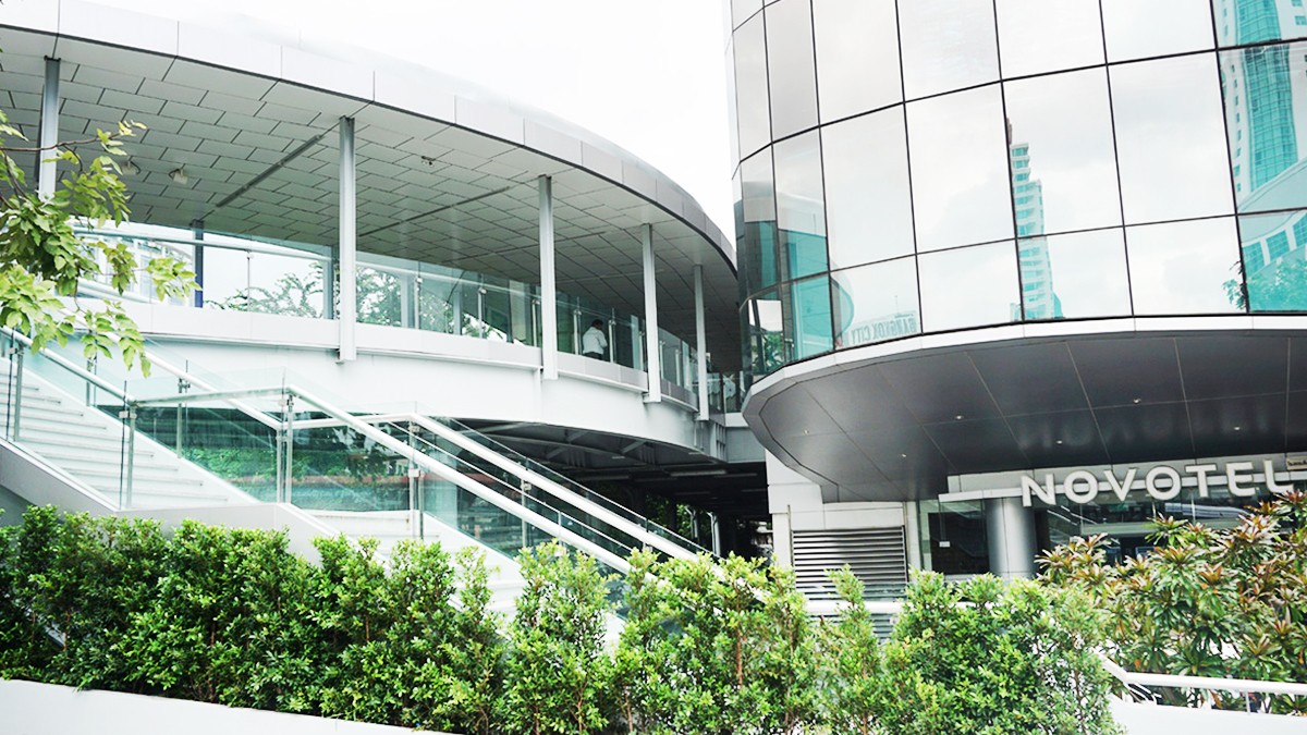 Sky Walk Linking | Novotel Bangkok Platinum Pratunam