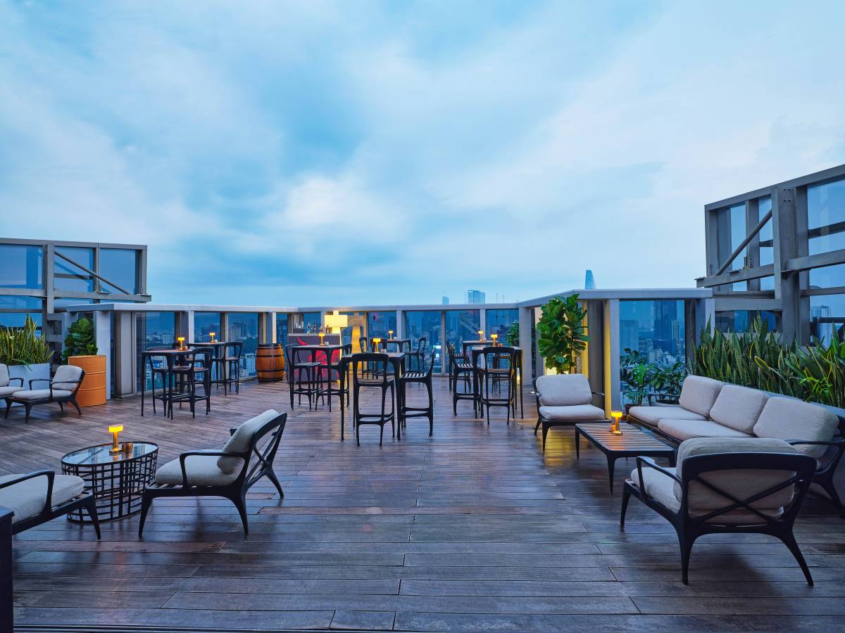 Rooftop Bar Saigon | Rooftop Bar Ho Chi Minh | Pullman Saigon Centre