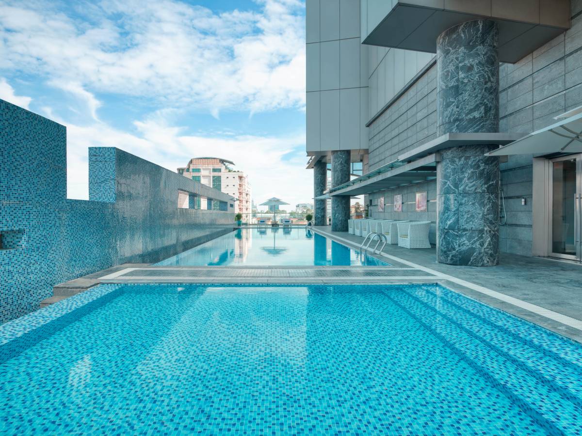 Pullman Saigon Centre - Swimming Pool