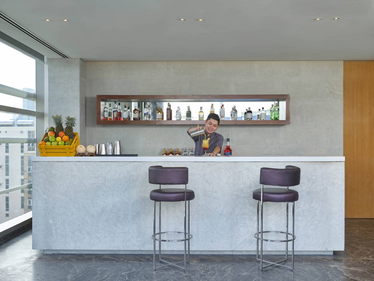 Pullman Saigon Centre - Pool Bar